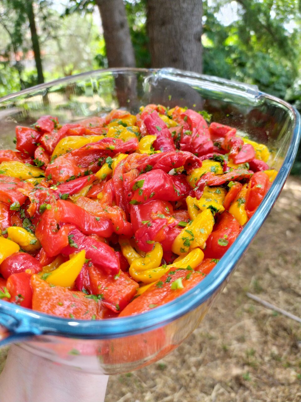 Peperoni arrostiti al forno facili e veloci da spellare