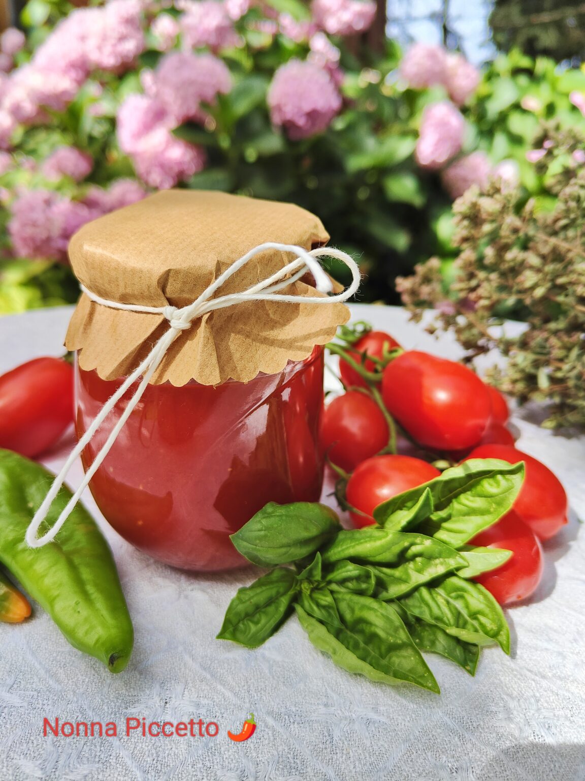 Passata salsa di pomodoro fatta in casa ricetta calabrese della nonna